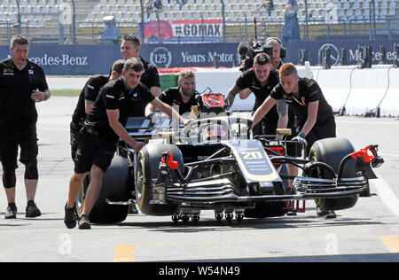 breakdown of formula one race car on speed track Stock Photo - Alamy