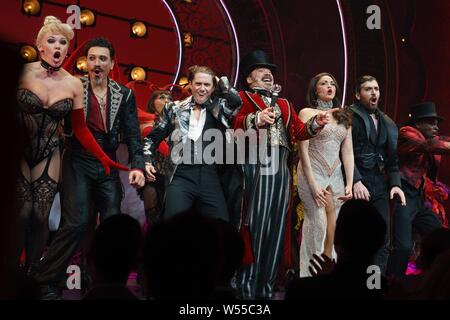 Robyn Hurder, Ricky Rojas on stage for Moulin Rouge Curtain Call, Al ...