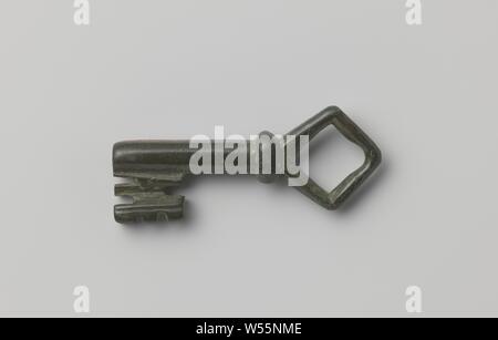 39 keys, Pipe key, Pipe key with a handle in the form of a stylized ...