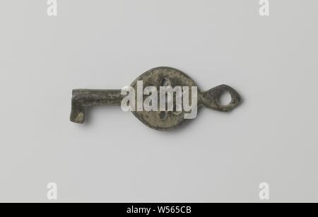 Key of bronze, c. 900 - c. 1200 Bronze key with hollow pipe, jaw ...
