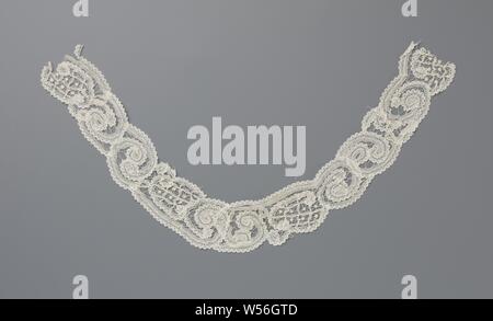 Curved needle and thread Stock Photo - Alamy