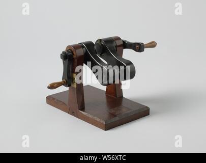 Model of a Disengaging Gear for Paddle Wheels. Model of the crankshaft ...