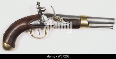 Flint gun, anonymous, c. 1775 - c. 1825 flintlock pistol Flint gun ...