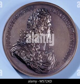 Louis XIV conquers twelve cities, Silver Medal. Obverse: man's bust ...