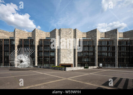 Mainz, Rathaus von Arne Jacobsen 1968-1970 entworfen, 1970-1974 von ...