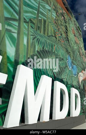 MDD SIGN (©SB ARCHITECTS 2018) AND JUNGLE MURAL 2X4 PLAZA MIAMI DESIGN ...