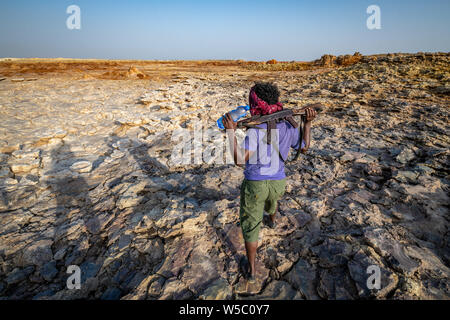 An armed guide for people traveling through the Dallol hydrothermal hot ...