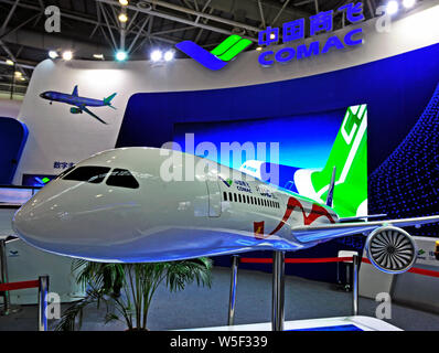 A model of the CR929 widebody passenger jet displayed by Sino-Russian ...