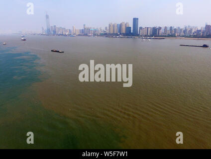 The sandy Yangtze River meets the clean Hanjiang River at the Dragon ...