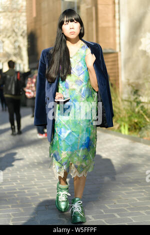 Paris, France -February 27, 2019: Street style outfit in detail after a ...