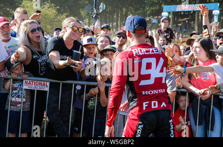 Washougal, WA USA. 27th July, 2019. # 94 Ken Roczen wave to the fans ...