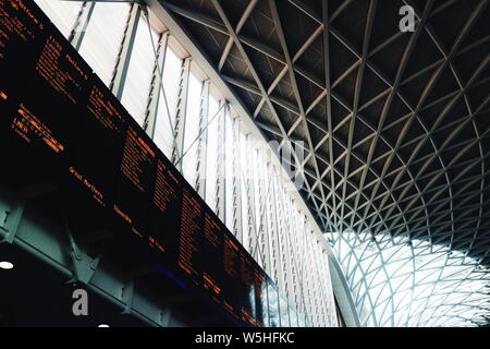Interior of Charing Cross railway station in London Stock Photo - Alamy