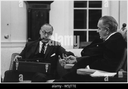Advisors: Robert Komer and President Lyndon B. Johnson; Scope and ...