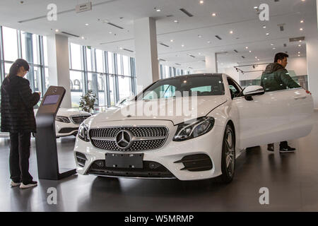 --FILE--View of a 4S dealership store of Mercedes-Benz in Shanghai ...