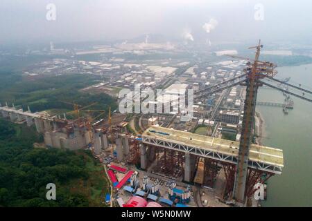 The main cable of Wufengshan Yangtze River Bridge, China's first rail ...