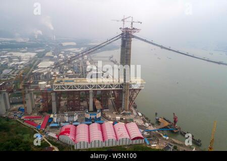 The main cable of Wufengshan Yangtze River Bridge, China's first rail ...