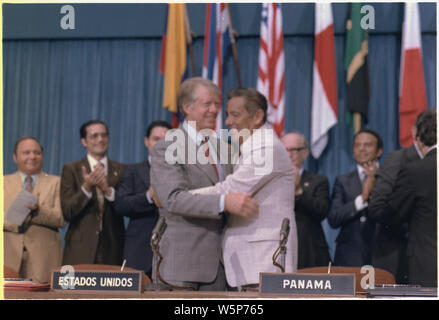 Jimmy Carter and Omar Torrijos signing the Panama Canal Treaty Stock ...