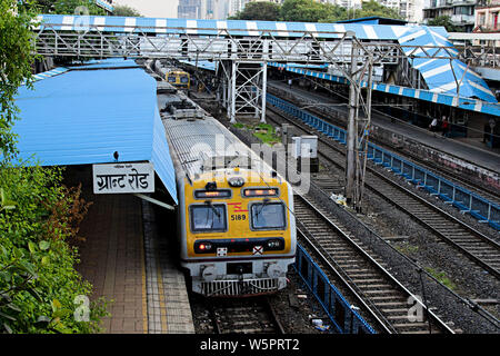 Grant Road train station, Mumbai, India Stock Photo - Alamy