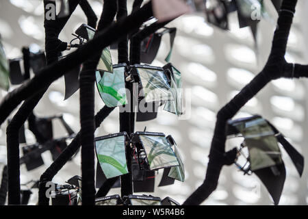 400 foldable devices launched by Royole Corp, a manufacturer of ...