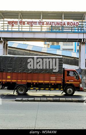 Matunga Road Railway Station foot overbridge Mumbai Maharashtra India ...