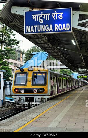 Matunga railway station, Mumbai, Maharashtra, India, Asia Stock Photo ...