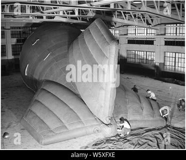 The tail rigging of a new Ballonet type army barrage balloon is being ...