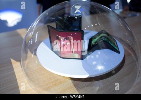 The large-screen foldable devices launched by Royole Corp, a ...