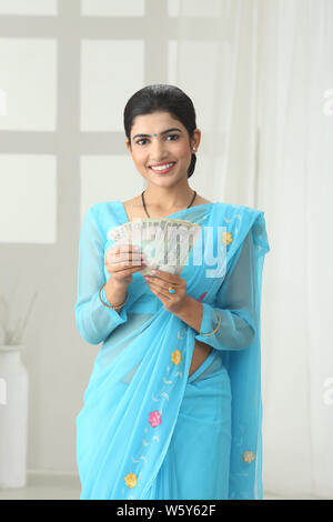 100 rupees note front and back Stock Photo - Alamy