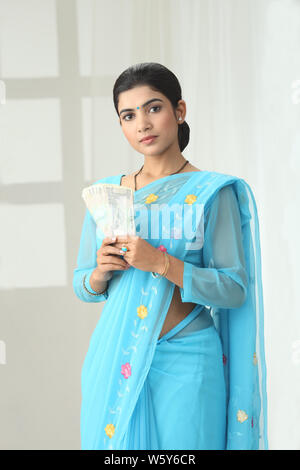 100 rupees note front and back Stock Photo - Alamy