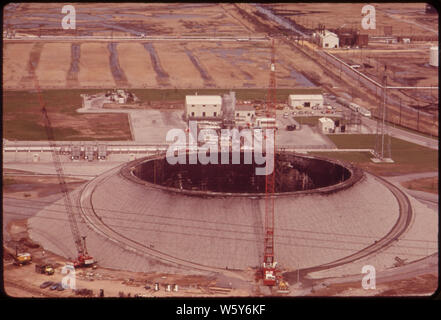 THE TEXAS EASTERN GAS TANK THAT KILLED 41 WORKMEN WHEN IT IMPLODED IN ...