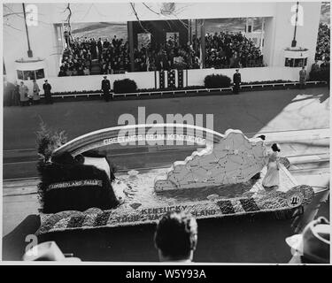 The Kentucky float in President Truman's inaugural parade Stock Photo ...