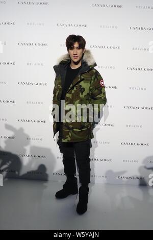 Hong Kong singer and actor Aarif Lee, right, poses next to Su Mang ...