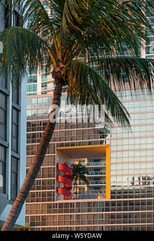 PALM COURT ATLANTIS CONDOMINIUM BUILDING (©ARQUITECTONICA 1982 ...