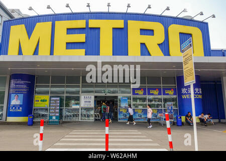 --File--View of a Metro supermarket in Shanghai, China, 20 May 2011 ...