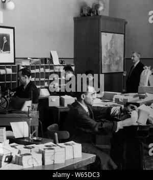 servizio poste vaticane, città del vaticano, 1943 Stock Photo - Alamy
