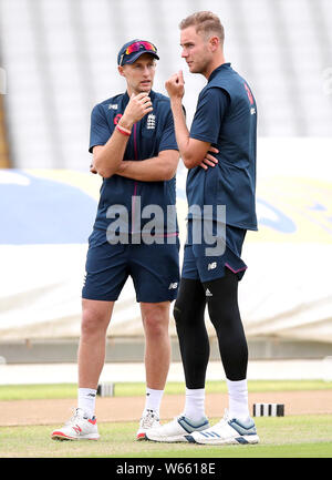 England's Joe Root (left) and Stuart Broad during the nets session at ...