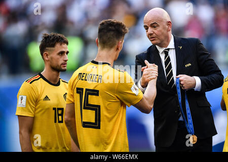 FIFA President Gianni Infantino, right, and New England Patriots owner ...
