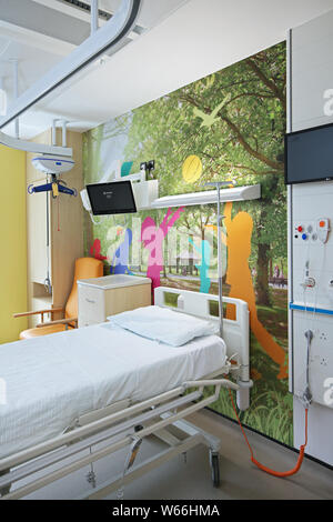 Hospital Ward in the new Stanmore building, Royal National Orthopaedic ...