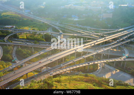 Scenery of the five-level Huangjuewan Overpass, the world's "most ...
