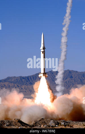 --FILE--Chinese PLA (People's Liberation Army) soldiers salute during ...
