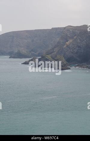 Trevellas Cove, Seascape of Rugged Cliffs and Turquoise Water, St Agnes ...