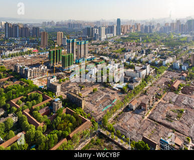 In the Chinese labyrinth Stock Photo - Alamy