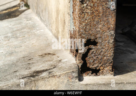 Rust on steel structural columns & post floor support Stock Photo - Alamy