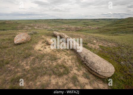 Peculiar rock formations atop a mesa in Grasslands National Park, in ...