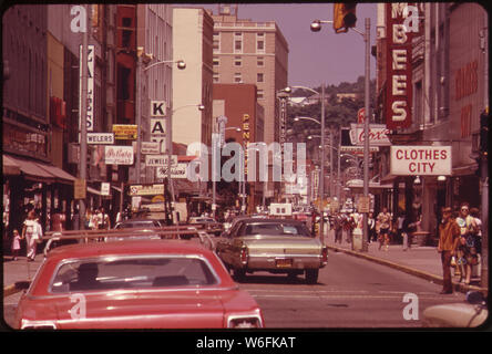 CAPITOL STREET MAIN DRAG OF CHARLESTON Stock Photo - Alamy
