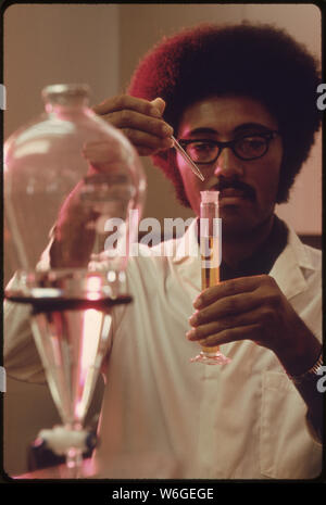 At the EPA Gulf Breeze Laboratory, Dennis Knight, a physical science ...