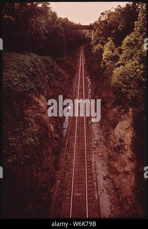 RAILROAD TRACKS NEAR ROUTE 269 378 Stock Photo - Alamy