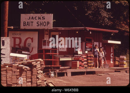 ROADSIDE STORE ON ROUTE 60 Stock Photo - Alamy