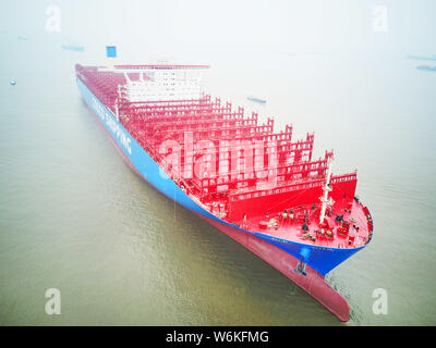 China's first 20,000 TEU container vessel "COSCO SHIPPING ARIES", also ...