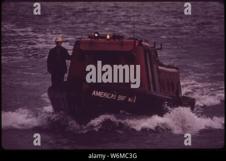 TUGBOAT AND CREWMEN IN EAST CHICAGO'S HARBOR, THE BIGGEST IN INDIANA ...